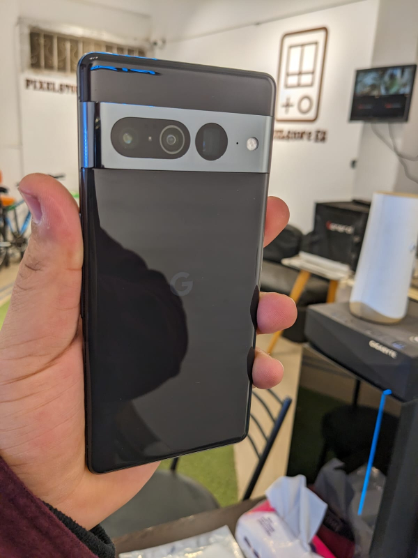 Pixel 7 pro black like new – pixel store